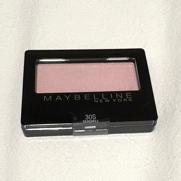 Maybelline | Makeup | 39 New Maybelline Seashell Eyeshadow Pink | Poshmark